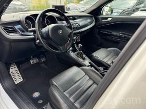 Balts Alfa Romeo Giulietta 2012 Rīga, ar dzinēja tilpumu 1.40 L un nobraukumu 229 tūkst. km par 5900 €, foto 9 vietnē AUTOMOTO.COM.LV