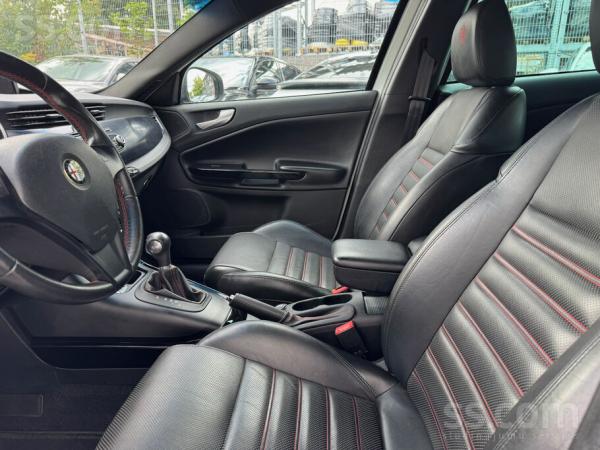 Balts Alfa Romeo Giulietta 2012 Rīga, ar dzinēja tilpumu 1.40 L un nobraukumu 229 tūkst. km par 5900 €, foto 11 vietnē AUTOMOTO.COM.LV