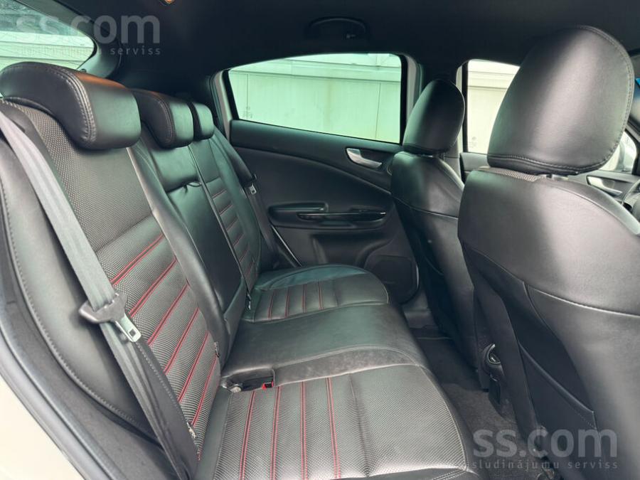 Balts Alfa Romeo Giulietta 2012 Rīga, ar dzinēja tilpumu 1.40 L un nobraukumu 229 tūkst. km par 5900 €, foto 17 vietnē AUTOMOTO.COM.LV