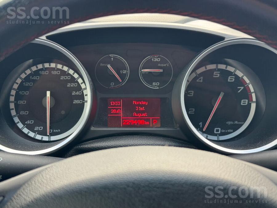 Balts Alfa Romeo Giulietta 2012 Rīga, ar dzinēja tilpumu 1.40 L un nobraukumu 229 tūkst. km par 5900 €, foto 26 vietnē AUTOMOTO.COM.LV