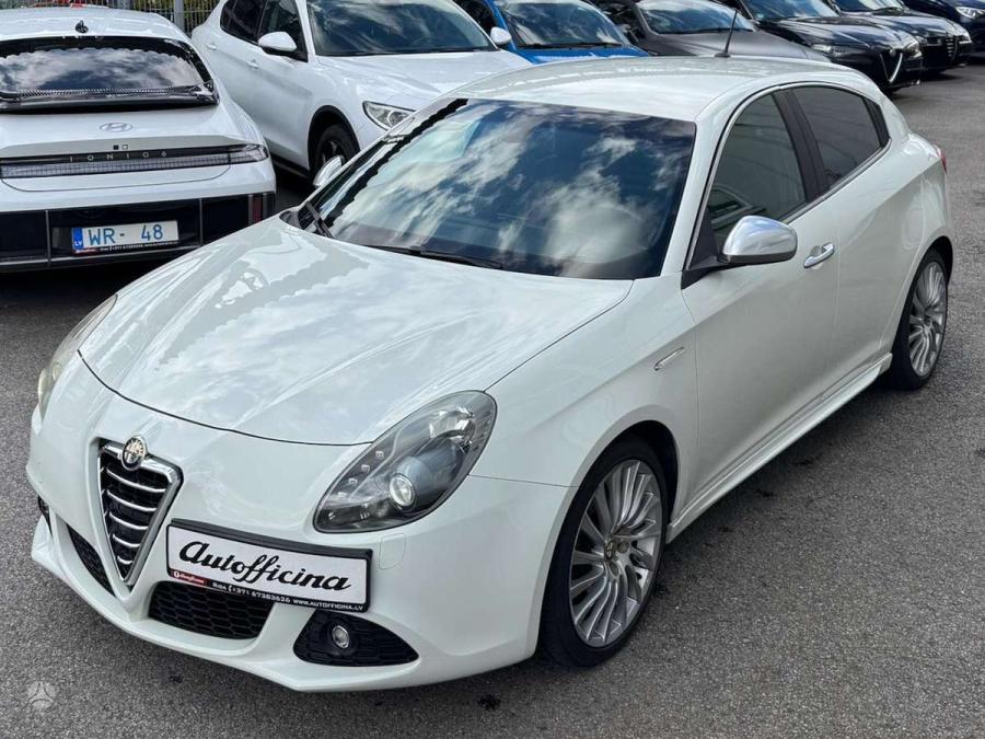 Balts Alfa Romeo Giulietta 2012 Rīga, ar dzinēja tilpumu 1.37 L un nobraukumu 229 tūkst. km par 5900 €, foto 1 vietnē AUTOMOTO.COM.LV