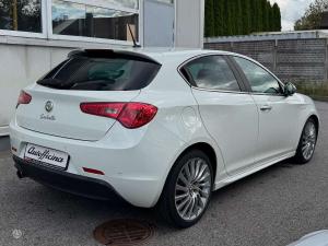 Balts Alfa Romeo Giulietta 2012 Rīga, ar dzinēja tilpumu 1.37 L un nobraukumu 229 tūkst. km par 5900 €, foto 6 vietnē AUTOMOTO.COM.LV