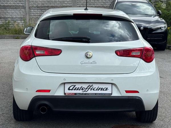 Balts Alfa Romeo Giulietta 2012 Rīga, ar dzinēja tilpumu 1.37 L un nobraukumu 229 tūkst. km par 5900 €, foto 7 vietnē AUTOMOTO.COM.LV