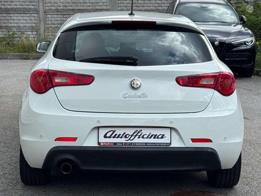 Balts Alfa Romeo Giulietta 2012 Rīga, ar dzinēja tilpumu 1.37 L un nobraukumu 229 tūkst. km par 5900 €, foto 7 vietnē AUTOMOTO.COM.LV