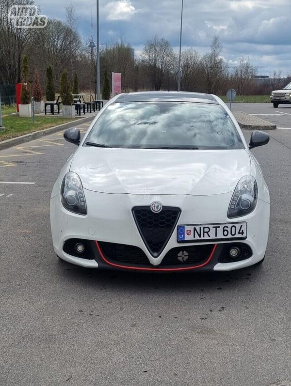 Balts Alfa Romeo Giulietta 2014 Viļņa, ar dzinēja tilpumu 1.70 L un nobraukumu 168 tūkst. km par 7400 €, foto 5 vietnē AUTOMOTO.COM.LV