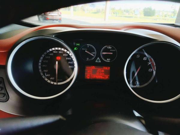 White Alfa Romeo Giulietta 2014 in Vilnius, with an engine capacity of 1.74 L and mileage of 177 thousand km for 8400 €, photo 11 on AUTOMOTO.COM.LV