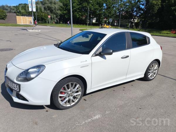 Balts Alfa Romeo Giulietta 2015 Jelgava, ar dzinēja tilpumu 2.00 L un nobraukumu 315 tūkst. km par 3500 €, foto 3 vietnē AUTOMOTO.COM.LV