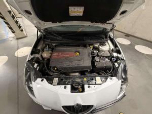 White Alfa Romeo Giulietta 2016 in Vilnius, with an engine capacity of 1.74 L and mileage of 95 thousand km for 14500 €, photo 8 on AUTOMOTO.COM.LV