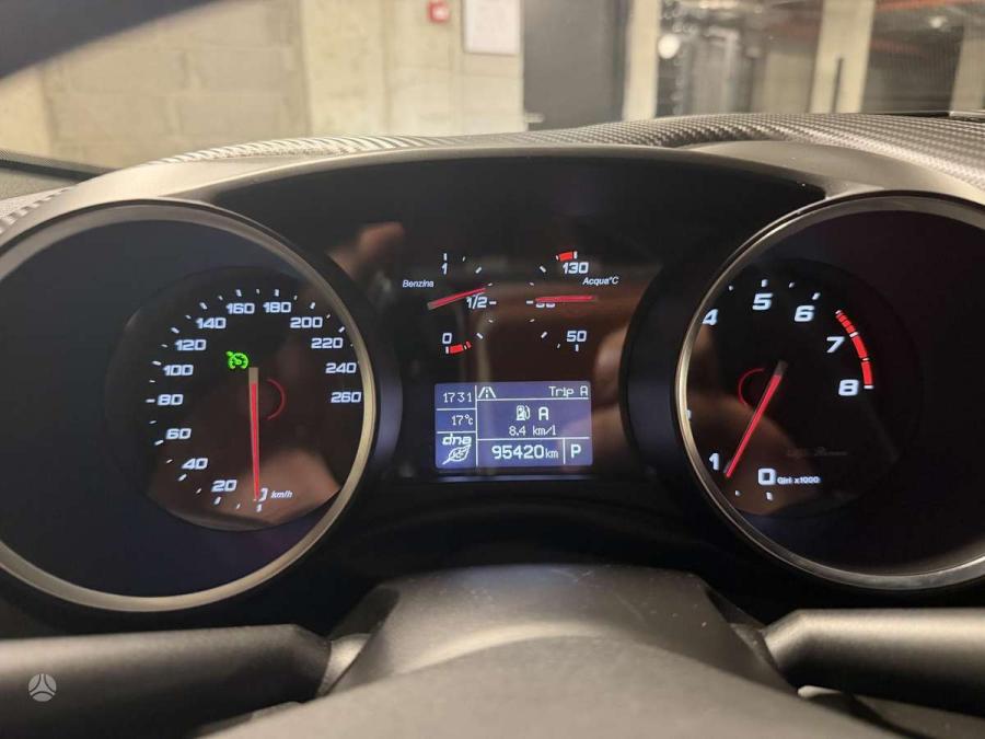White Alfa Romeo Giulietta 2016 in Vilnius, with an engine capacity of 1.74 L and mileage of 95 thousand km for 14500 €, photo 9 on AUTOMOTO.COM.LV