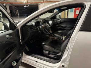 White Alfa Romeo Giulietta 2016 in Vilnius, with an engine capacity of 1.74 L and mileage of 95 thousand km for 14500 €, photo 11 on AUTOMOTO.COM.LV