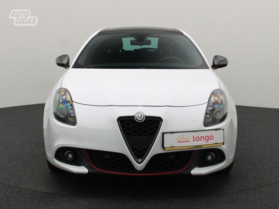 Balts Alfa Romeo Giulietta 2018 Viļņa, ar dzinēja tilpumu 1.40 L un nobraukumu 170 tūkst. km par 11699 €, foto 3 vietnē AUTOMOTO.COM.LV