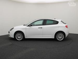 Balts Alfa Romeo Giulietta 2018 Viļņa, ar dzinēja tilpumu 1.40 L un nobraukumu 170 tūkst. km par 11699 €, foto 6 vietnē AUTOMOTO.COM.LV
