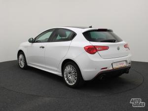 Balts Alfa Romeo Giulietta 2018 Viļņa, ar dzinēja tilpumu 1.40 L un nobraukumu 170 tūkst. km par 11699 €, foto 7 vietnē AUTOMOTO.COM.LV