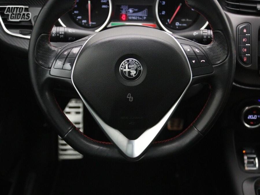 Balts Alfa Romeo Giulietta 2018 Viļņa, ar dzinēja tilpumu 1.40 L un nobraukumu 170 tūkst. km par 11699 €, foto 18 vietnē AUTOMOTO.COM.LV