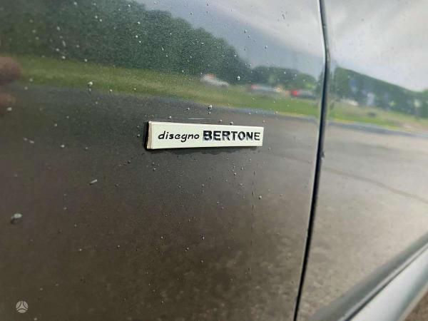 Melns Alfa Romeo GT 2004 Kauņa, ar dzinēja tilpumu 1.90 L un nobraukumu 271 tūkst. km par 2100 €, foto 4 vietnē AUTOMOTO.COM.LV