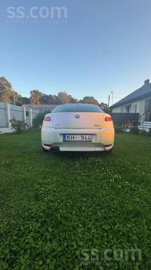 Melns Alfa Romeo GT 2006 Liepāja, ar dzinēja tilpumu 2.00 L un nobraukumu 134 tūkst. km par 450 €, foto 3 vietnē AUTOMOTO.COM.LV