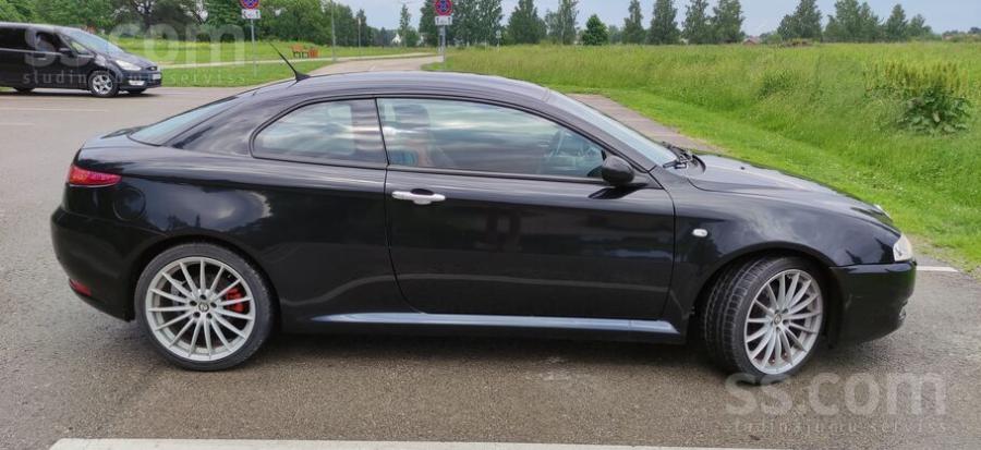 Melns Alfa Romeo GT 2007 Jēkabpils, ar dzinēja tilpumu 1.90 L un nobraukumu 183 tūkst. km par 2400 €, foto 3 vietnē AUTOMOTO.COM.LV