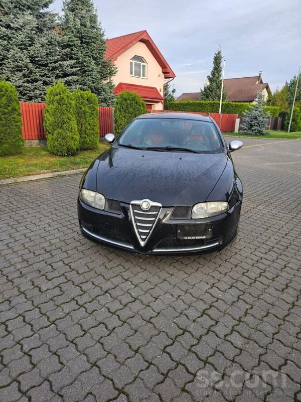 Black Alfa Romeo GT 2007 in Riga, with an engine capacity of 1.90 L and mileage of 204 thousand km for 1000 €, photo 1 on AUTOMOTO.COM.LV