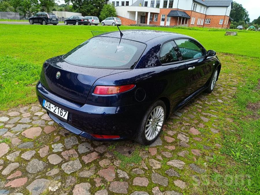 Blue Alfa Romeo GT 2005 in Saldus, with an engine capacity of 2.00 L and mileage of 154 thousand km for 2700 €, photo 3 on AUTOMOTO.COM.LV