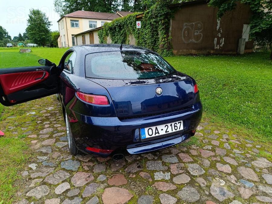 Blue Alfa Romeo GT 2005 in Saldus, with an engine capacity of 2.00 L and mileage of 154 thousand km for 2700 €, photo 4 on AUTOMOTO.COM.LV