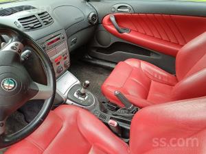 Blue Alfa Romeo GT 2005 in Saldus, with an engine capacity of 2.00 L and mileage of 154 thousand km for 2700 €, photo 7 on AUTOMOTO.COM.LV