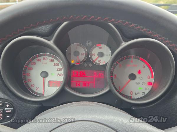 Blue Alfa Romeo GT 2005 in Tallinn, with an engine capacity of 1.90 L and mileage of 384 thousand km for 2200 €, photo 10 on AUTOMOTO.COM.LV