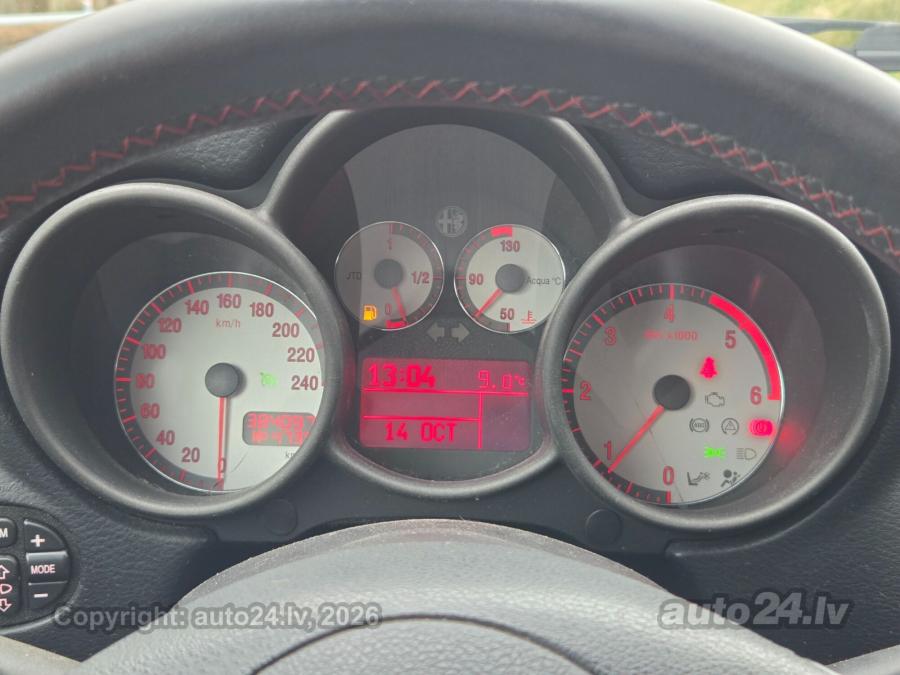Zils Alfa Romeo GT 2005 Tallina, ar dzinēja tilpumu 1.90 L un nobraukumu 384 tūkst. km par 2200 €, foto 10 vietnē AUTOMOTO.COM.LV