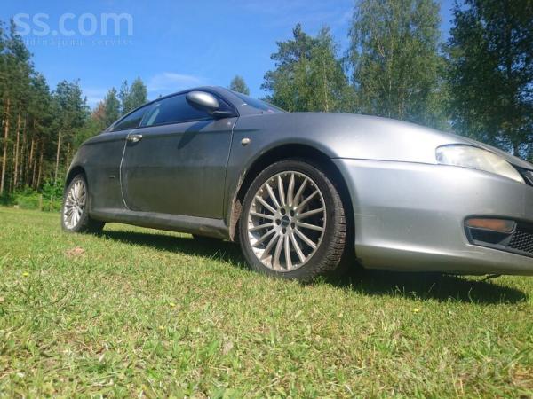 Alfa Romeo GT 2004 in Riga, with an engine capacity of 1.90 L and mileage of 310 thousand km for 750 €, photo 7 on AUTOMOTO.COM.LV