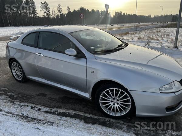 Alfa Romeo GT 2004 Rīga, ar dzinēja tilpumu 2.00 L un nobraukumu 177 tūkst. km par 1500 €, foto 5 vietnē AUTOMOTO.COM.LV