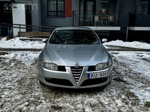 Alfa Romeo GT 2005 in Riga, with an engine capacity of 2.00 L and mileage of 208 thousand km for 2300 €, photo 3 on AUTOMOTO.COM.LV