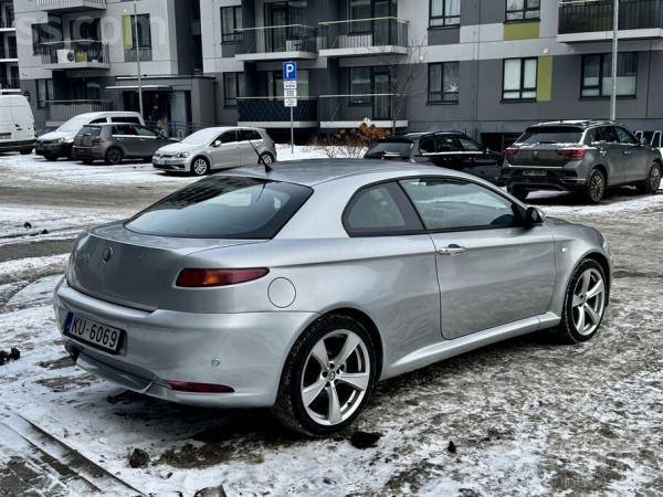 Alfa Romeo GT 2005 in Riga, with an engine capacity of 2.00 L and mileage of 208 thousand km for 2300 €, photo 4 on AUTOMOTO.COM.LV