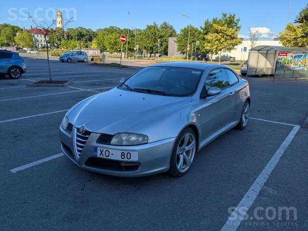 Alfa Romeo GT 2005 Rīga, ar dzinēja tilpumu 2.00 L un nobraukumu 209 tūkst. km par 1700 €, foto 3 vietnē AUTOMOTO.COM.LV