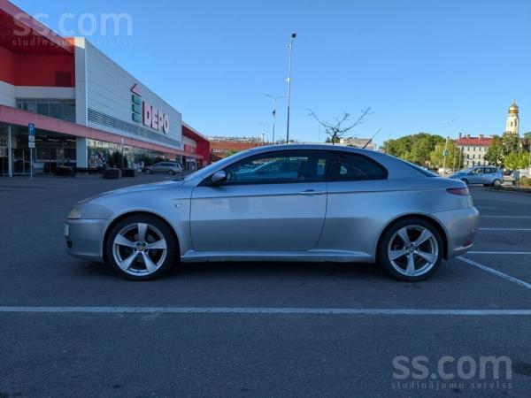 Alfa Romeo GT 2005 Rīga, ar dzinēja tilpumu 2.00 L un nobraukumu 209 tūkst. km par 1700 €, foto 4 vietnē AUTOMOTO.COM.LV