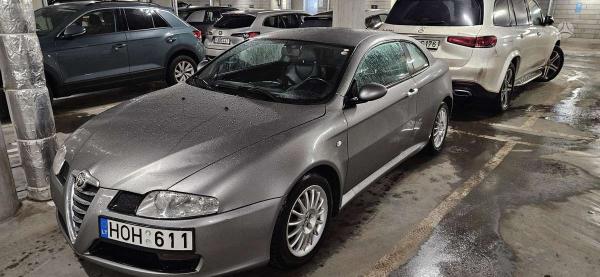 Pelēks Alfa Romeo GT 2004 Viļņa, ar dzinēja tilpumu 1.91 L un nobraukumu 180 tūkst. km par 999 €, foto 1 vietnē AUTOMOTO.COM.LV