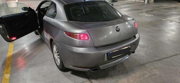 Pelēks Alfa Romeo GT 2004 Viļņa, ar dzinēja tilpumu 1.91 L un nobraukumu 180 tūkst. km par 999 €, foto 3 vietnē AUTOMOTO.COM.LV