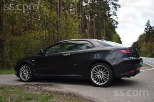 Pelēks Alfa Romeo GT 2005 Rīga, ar dzinēja tilpumu 2.00 L un nobraukumu 240 tūkst. km par 1000 €, foto 5 vietnē AUTOMOTO.COM.LV