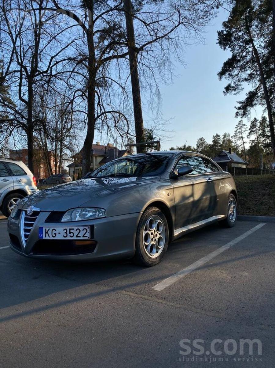 Pelēks Alfa Romeo GT 2005 Daugavpils, ar dzinēja tilpumu 1.90 L un nobraukumu 259 tūkst. km par 1500 €, foto 1 vietnē AUTOMOTO.COM.LV