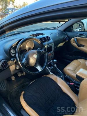 Pelēks Alfa Romeo GT 2005 Daugavpils, ar dzinēja tilpumu 1.90 L un nobraukumu 259 tūkst. km par 1500 €, foto 9 vietnē AUTOMOTO.COM.LV