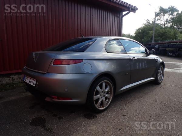 Grey Alfa Romeo GT 2005 in Liepaja, with an engine capacity of 2.00 L and mileage of 201 thousand km for 2450 €, photo 3 on AUTOMOTO.COM.LV