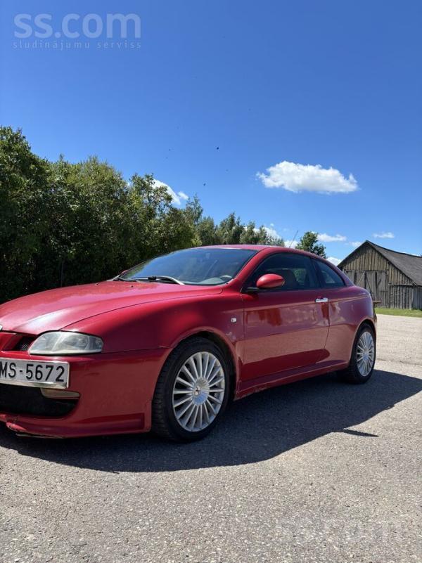 Red Alfa Romeo GT 2004 in Saldus, with an engine capacity of 1.90 L and mileage of 379 thousand km for 1100 €, photo 1 on AUTOMOTO.COM.LV