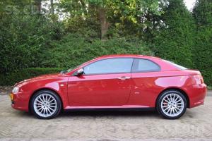 Sarkans Alfa Romeo GT 2007 Valmiera, ar dzinēja tilpumu 1.90 L un nobraukumu 270 tūkst. km par 2800 €, foto 5 vietnē AUTOMOTO.COM.LV