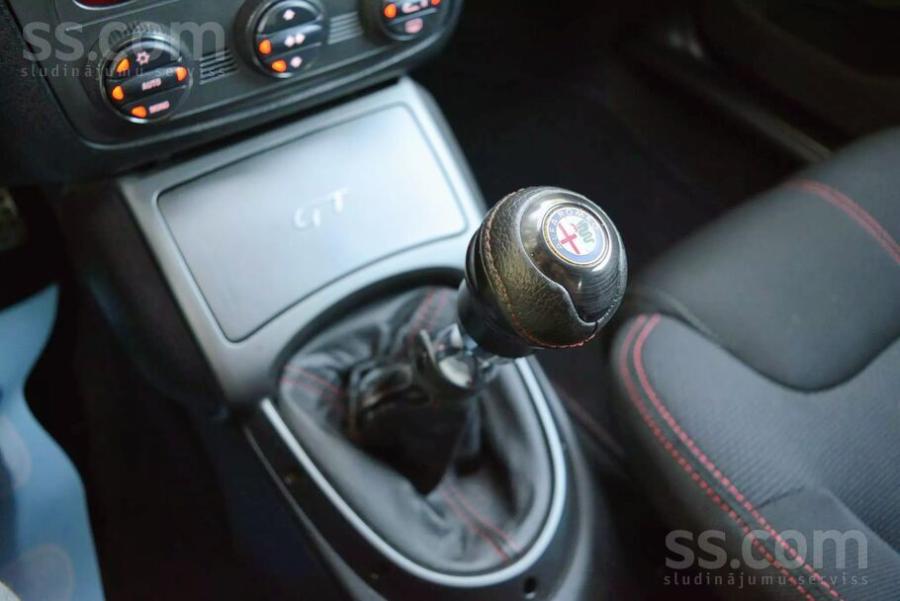 Sarkans Alfa Romeo GT 2007 Valmiera, ar dzinēja tilpumu 1.90 L un nobraukumu 270 tūkst. km par 2800 €, foto 10 vietnē AUTOMOTO.COM.LV