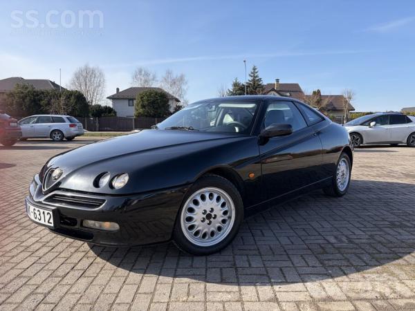 Black Alfa Romeo GTV 2000 in Riga, with an engine capacity of 2.00 L and mileage of 215 thousand km for 4450 €, photo 2 on AUTOMOTO.COM.LV