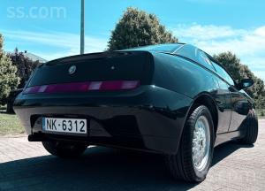 Melns Alfa Romeo GTV 2000 Rīga, ar dzinēja tilpumu 2.00 L un nobraukumu 218 tūkst. km par 4250 €, foto 4 vietnē AUTOMOTO.COM.LV
