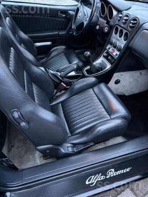 Melns Alfa Romeo GTV 2000 Rīga, ar dzinēja tilpumu 2.00 L un nobraukumu 218 tūkst. km par 4250 €, foto 6 vietnē AUTOMOTO.COM.LV