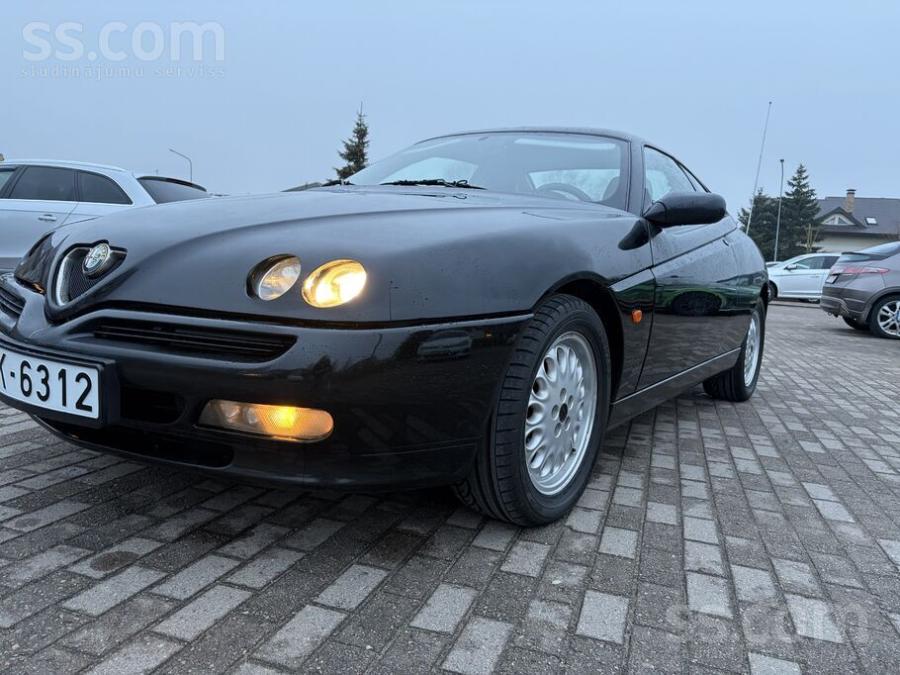 Melns Alfa Romeo GTV 2000 Rīga, ar dzinēja tilpumu 2.00 L un nobraukumu 218 tūkst. km par 4250 €, foto 20 vietnē AUTOMOTO.COM.LV