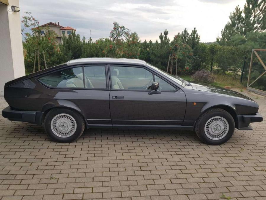 Brūns Alfa Romeo GTV 1982 Palanga, ar dzinēja tilpumu 1.96 L un nobraukumu 1 tūkst. km par 12000 €, foto 1 vietnē AUTOMOTO.COM.LV
