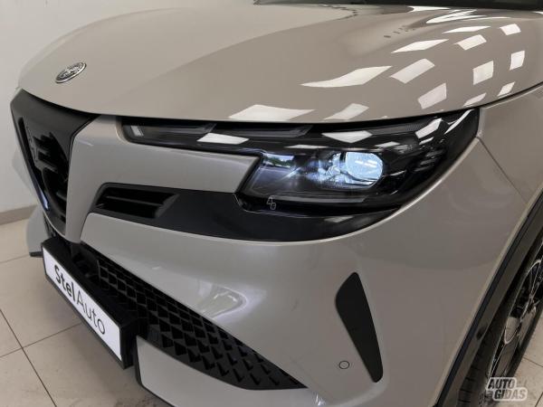 Pelēks Alfa Romeo Junior 2024 Viļņa, ar dzinēja tilpumu 0.00 L un nobraukumu 21 tūkst. km par 25700 €, foto 4 vietnē AUTOMOTO.COM.LV