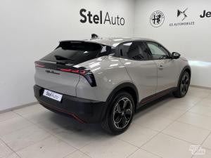 Grey Alfa Romeo Junior 2024 in Vilnius, with an engine capacity of 0.00 L and mileage of 21 thousand km for 25700 €, photo 6 on AUTOMOTO.COM.LV