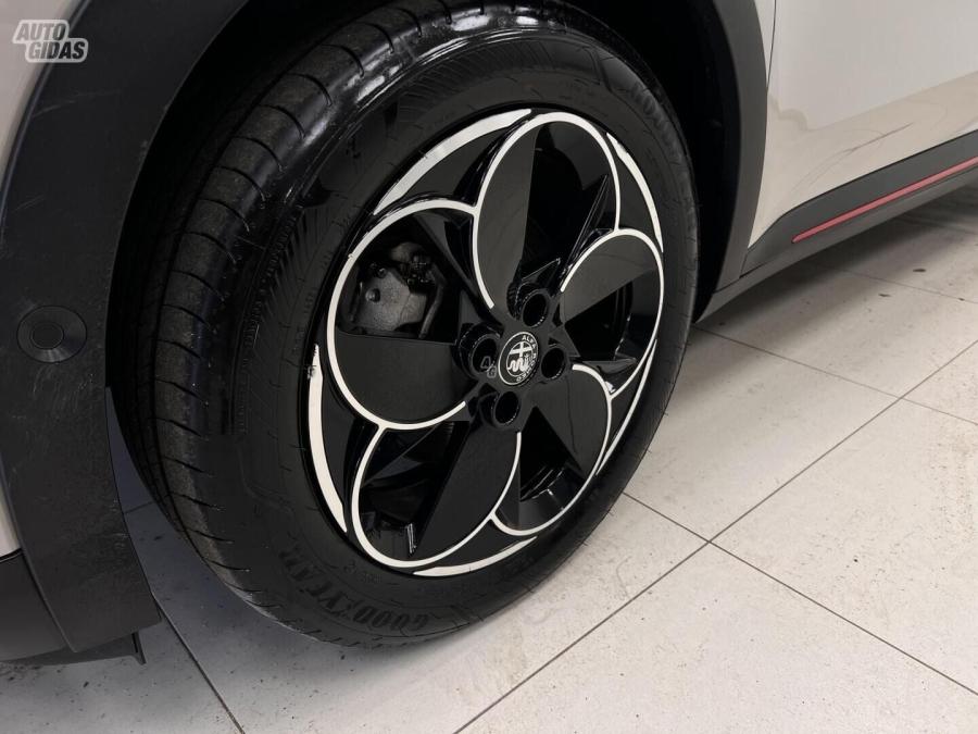 Grey Alfa Romeo Junior 2024 in Vilnius, with an engine capacity of 0.00 L and mileage of 21 thousand km for 25700 €, photo 36 on AUTOMOTO.COM.LV
